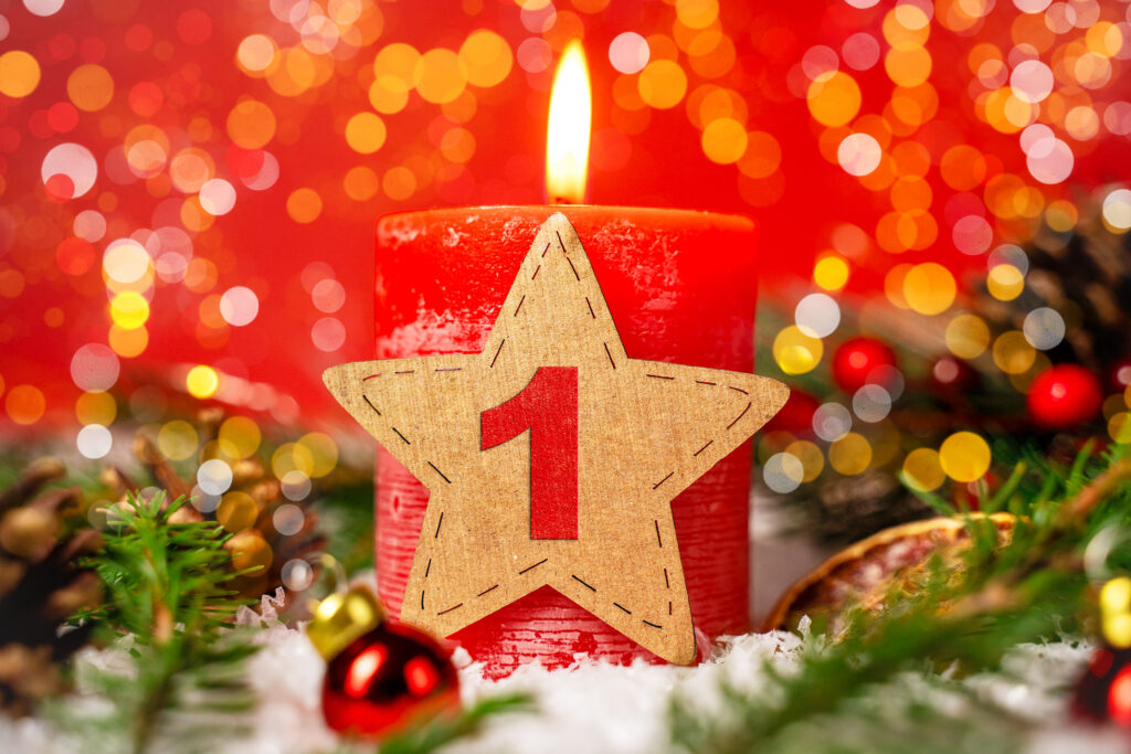 1 Advent • Erster Advent Kerze im Licht • Advent Bilder